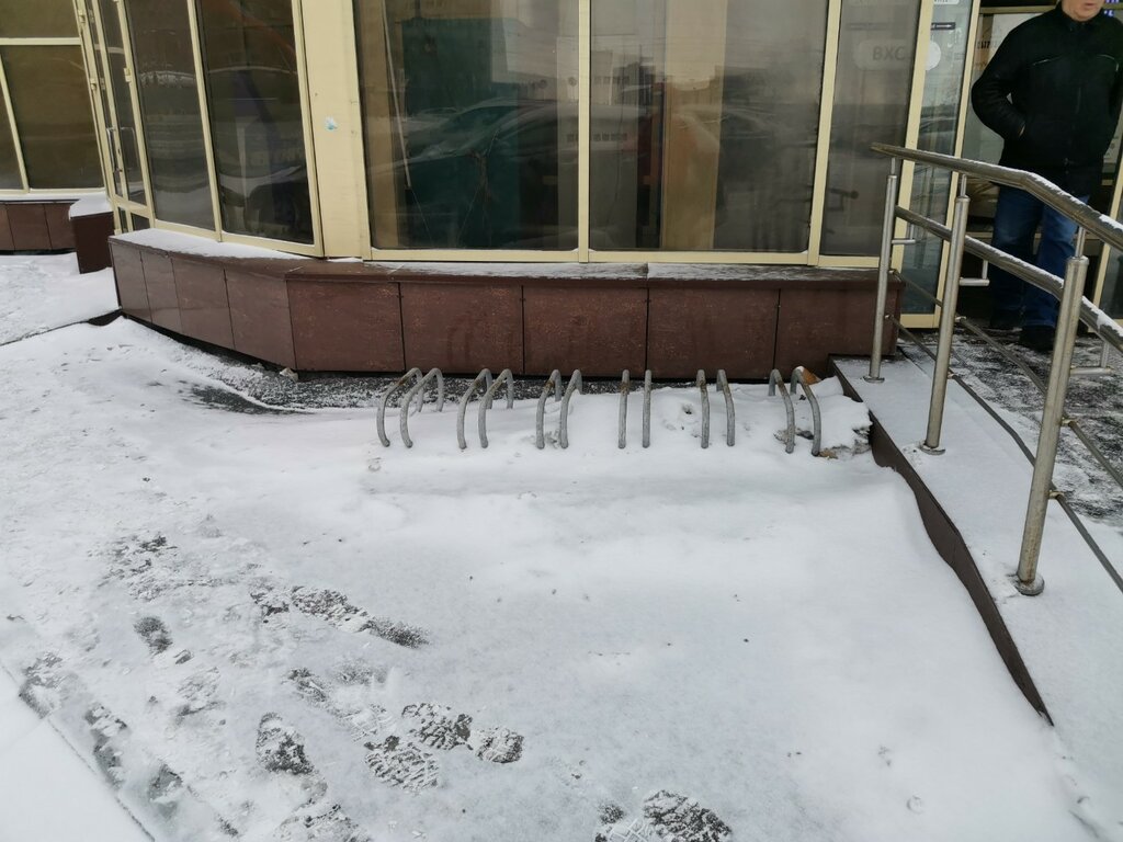 Bisiklet park yerleri Велопарковка, Novosibirsk, foto