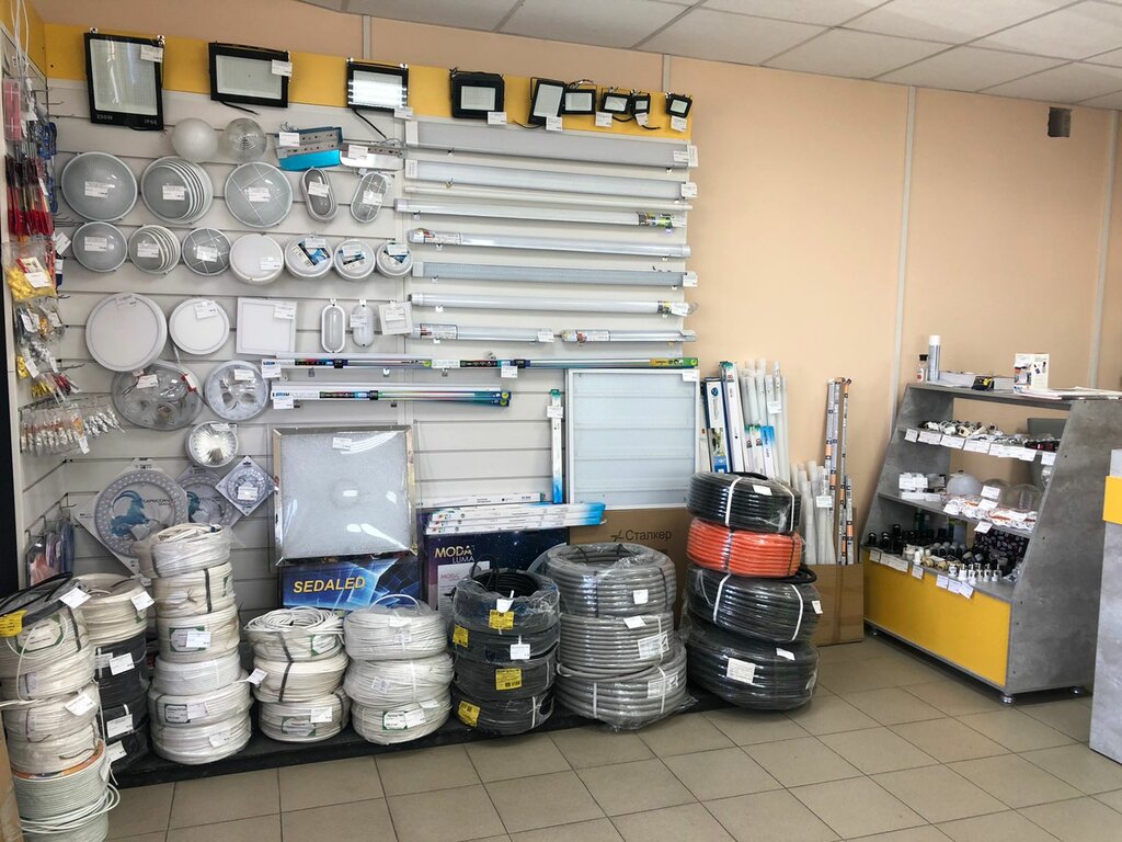 Elektrik ve elektrikli ürün mağazası Elektrichka, Novoşahtinsk, foto