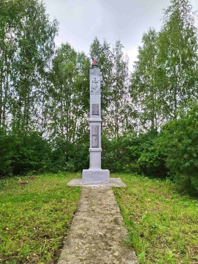 Anıt, heykel Обелиск воинам, павшим в годы Великой Отечественной войны, Arhangelskaya oblastı, foto