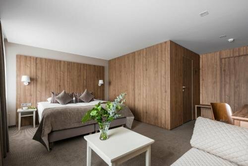 Otel Big Stone Hotell, Ukmerge, foto
