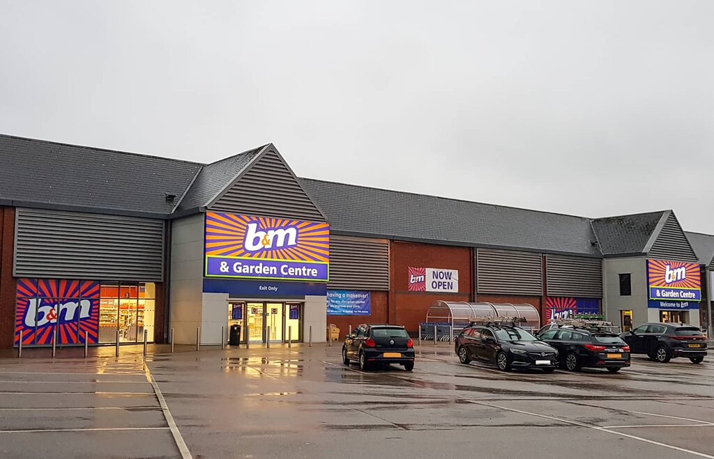 Şans oyunları B&m Home Store with Garden Centre, Blackburn, foto
