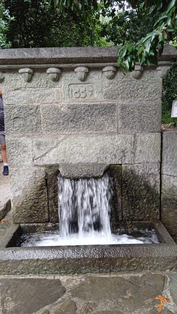 Çeşme Фонтан Стеклянная струя, Alupka, foto