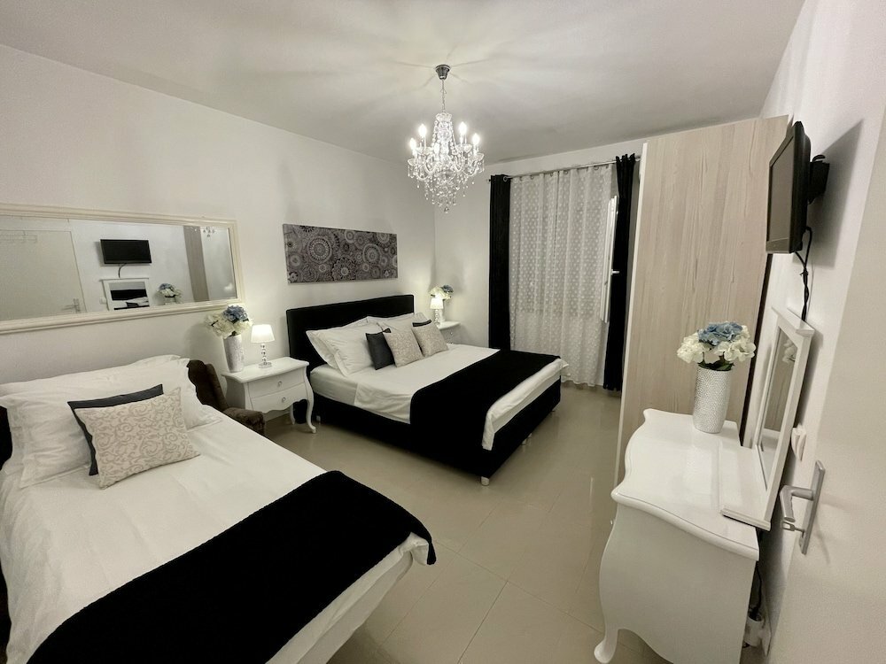 Otel Central Square Guest House, Zadar, foto