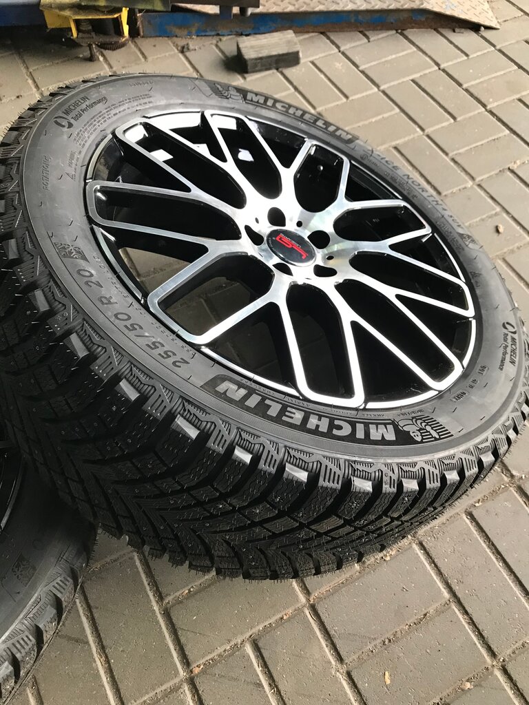 Jant ve lastikçiler Shina-Rezina, Rostov‑na‑Donu, foto