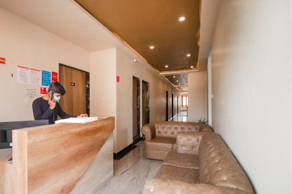 Otel Collection O 76042 Hotel Rk Heights And Banquets, Varanasi, foto