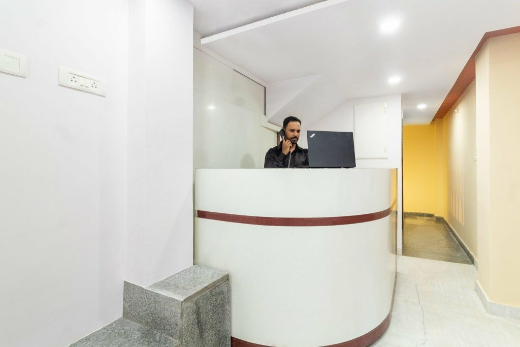 Otel FabExpress The Gate Begumpet, Haydarabat, foto