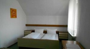 Hotel Specht (North Rhine-Westphalia, Ennepe-Ruhr-Kreis, Witten, Westfalenstraße), otel  Witten'den