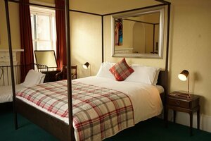 Cawdor House (Scotland, Highland, Nairn, Cawdor Street), otel