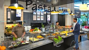 INTERSPAR-Restaurant (Agathastraße No:1, Amstetten), restoran  Amstetten'dan