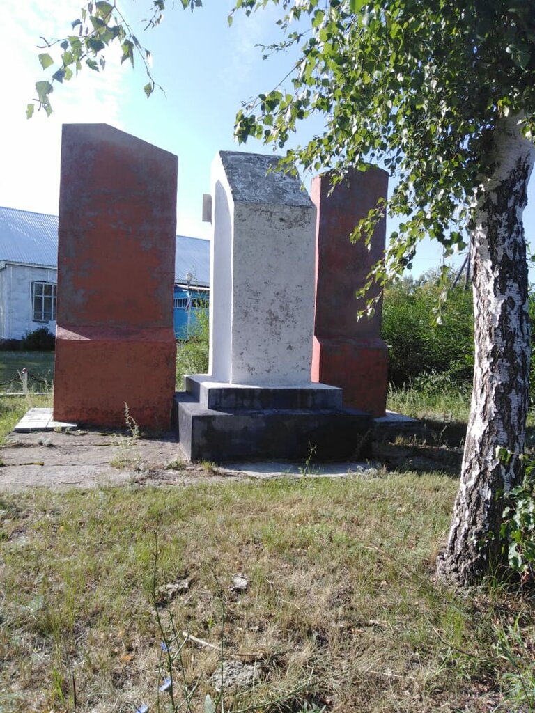 Anıt, heykel Мемориал воинам-землякам, павшим в годы Великой Отечественной войны, Altayski krayı, foto
