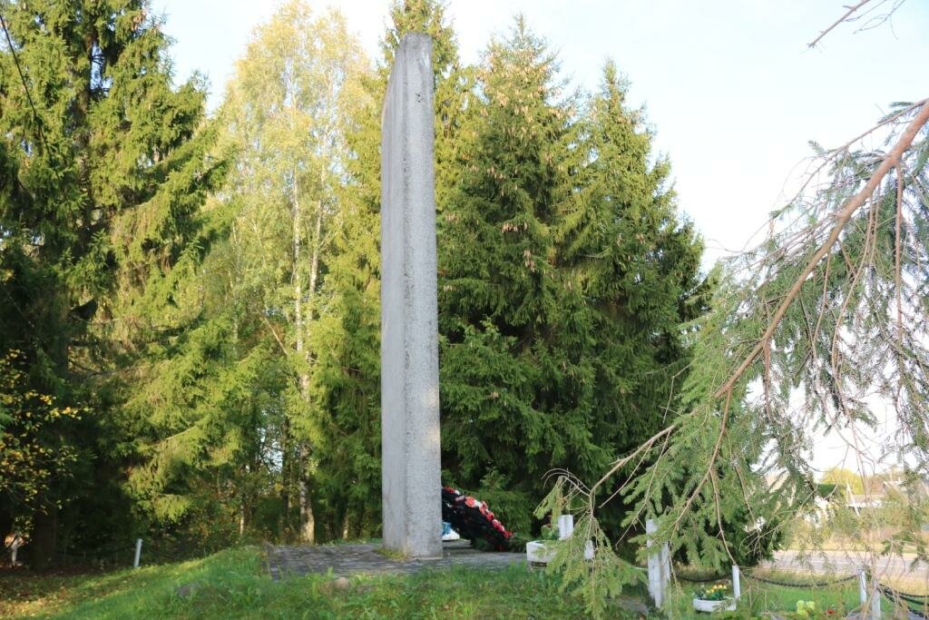Anıt, heykel Воинам, павшим в Великой Отечественной войне, Pskovskaya oblastı, foto