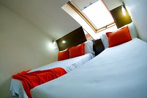 Hostal San Marcos (Provincia de Madrid, San Martin de la Vega, Calle de José Azorín, 1), otel  Madrid'den