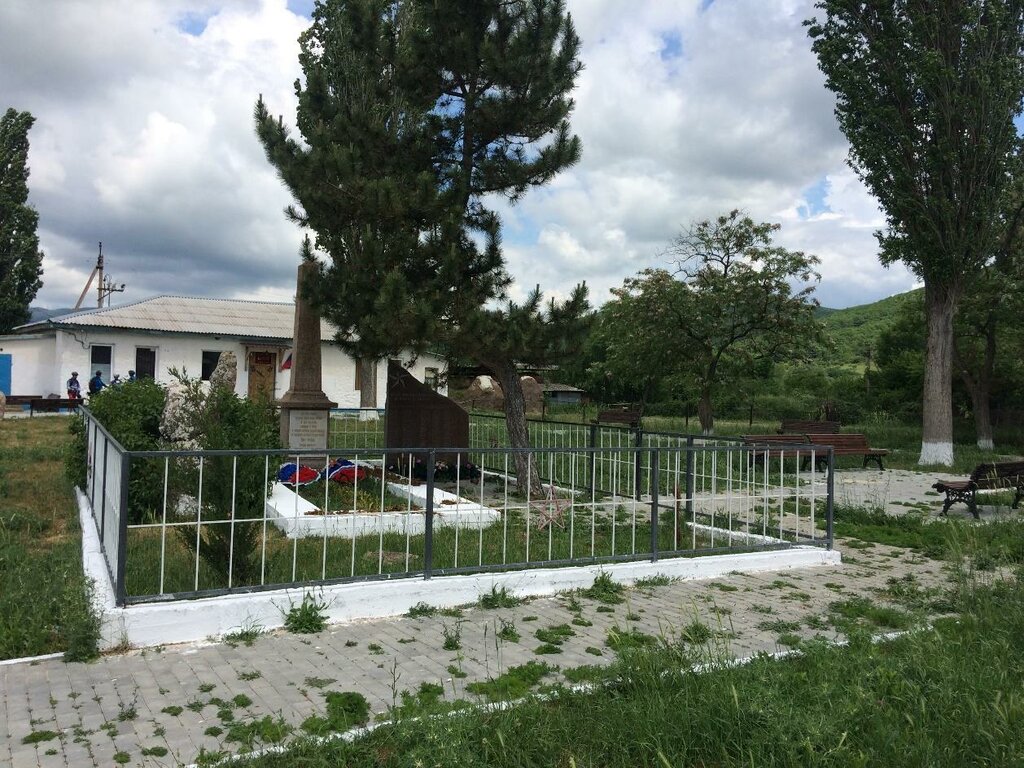 Anıt, heykel Братская могила советских воинов, Sevastopol, foto