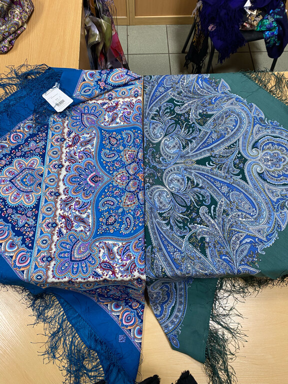 Tuhafiyeler Pavlovo Posad Shawls, Moskova, foto