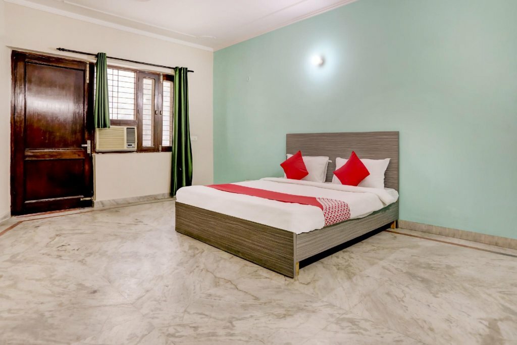 Otel Oyo Flagship 75488 Royal Grand Inn, Noida, foto