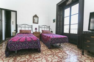 La Duquesa Guest House (Plaza de Santa María No:1, Tarifa), otel
