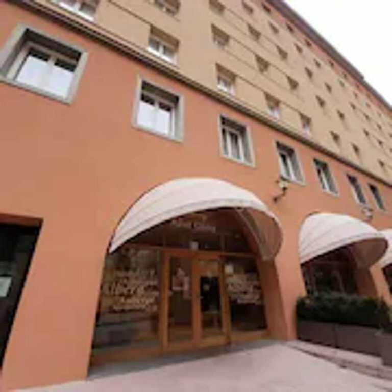 Otel Alberg Abat Oliba, Katalonya, foto
