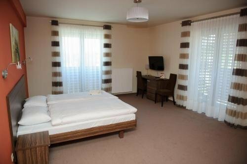 Otel Taurus Tarnów Ładna, Lesser Polonya Voyvodalığı, foto