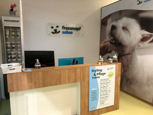 Evcil hayvan kuaförleri Fressnapf Salon Krefeld, Krefeld, foto