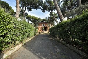 Residenza Gaia (Lazio, Roma, Via Roma, 2), otel  Roma'dan
