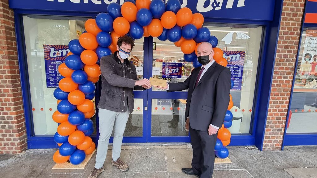 i̇ndirim ve fırsat sistemleri B&m Store, İngiltere, foto