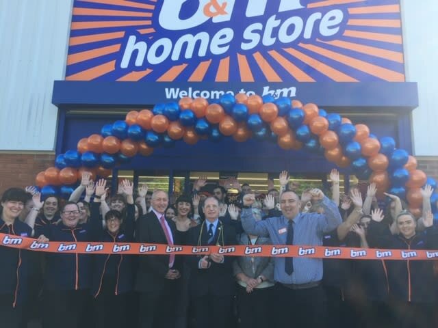 Şans oyunları B&m Home Store with Garden Centre, Newcastle upon Tyne, foto