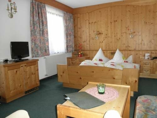 Otel Gasthof Felsenstüberl, Tirol, foto