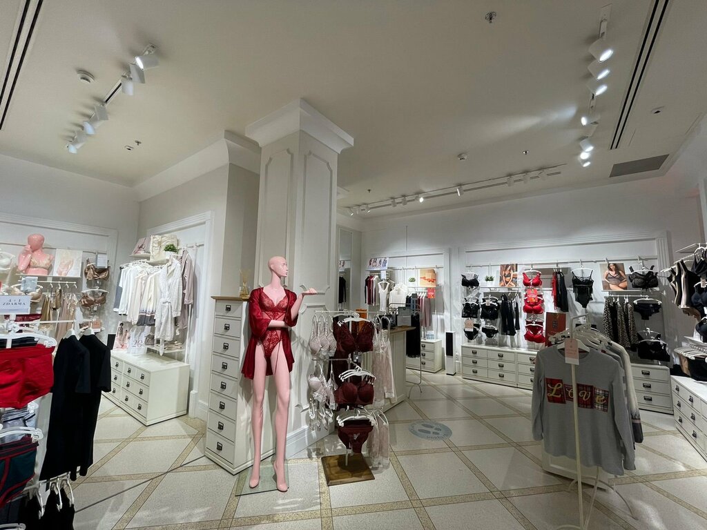 Giyim mağazası Intimissimi, Pardubice, foto