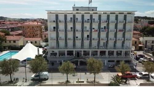 Otel Hotel Mareblu, Marche, foto