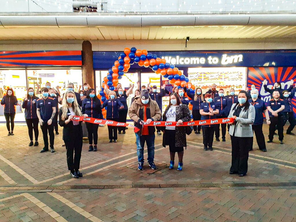 Şans oyunları B&m Store, Motherwell, foto