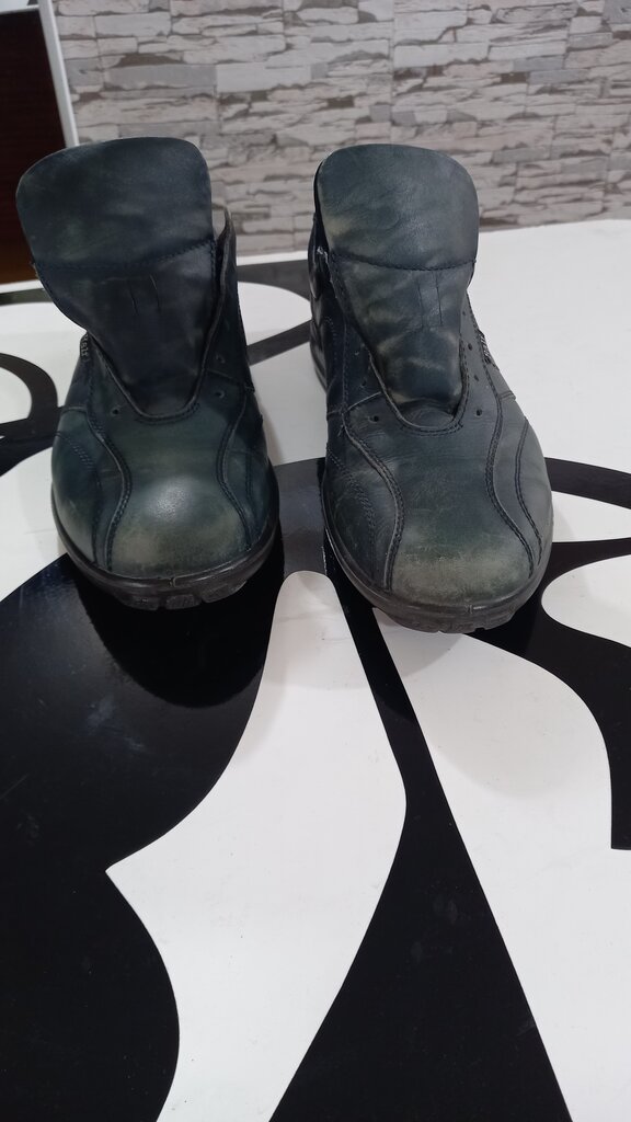 Ayakkabı tamiri Ремонт обуви и рестоврация кожаных изделий, Mineralniye Vodi, foto