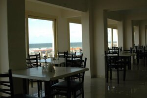 Royal Crown Hotel (Al Jizah Governorate, Qesm El Waraq, El Cornish Street), otel  İskenderiye'den