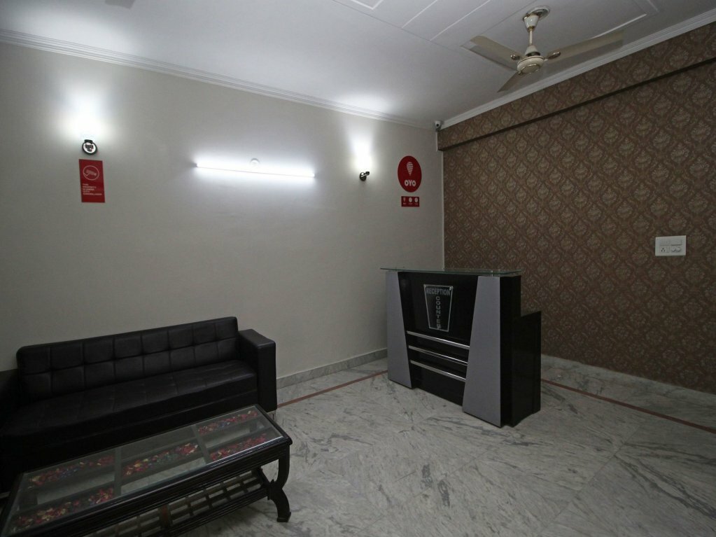 Otel Oyo 9075 Petals Inn, Noida, foto