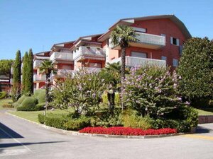 Easy Apartaments Peschiera (Via Arrigo Boito No:2, Castelnuovo del Garda), otel