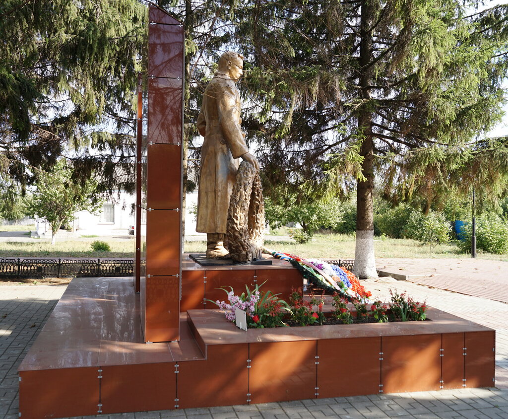 Anıt, heykel Братская могила, Belgorodskaya oblastı, foto