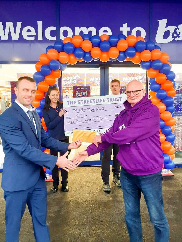 i̇ndirim ve fırsat sistemleri B&m Store, Blackpool, foto