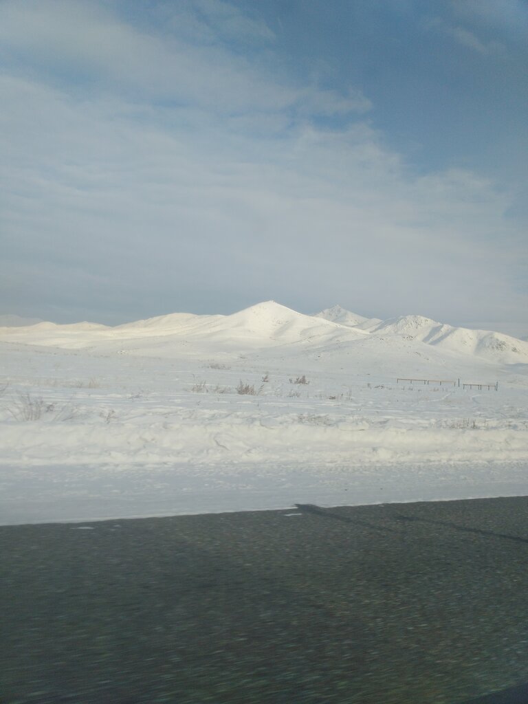 Dağ zirvesi Гора Усунуг, Tuva, foto