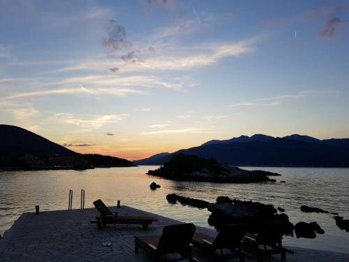 Otel Apartments Kovinic, Dünya, foto