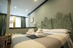 Two Sisters Suites (Campania, Naples, Via Toledo), otel  Napoli'den
