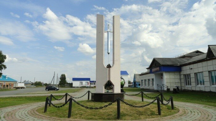 Anıt, heykel Защитникам Отечества, Tümen (Tiumenskaya) oblastı, foto