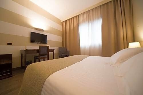 Otel Hotel Motel Ascot, Lombardiya, foto