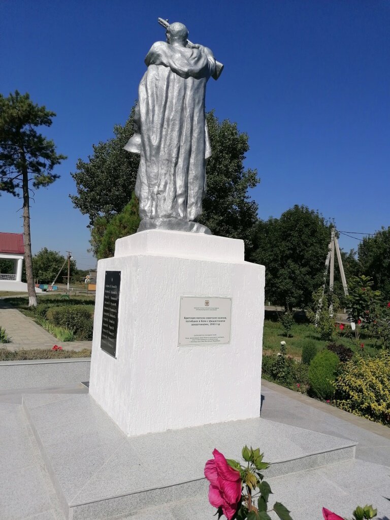 Anıt, heykel Братская могила советских солдат, погибших в годы Великой Отечественной войны, Krasnodarski krayı, foto