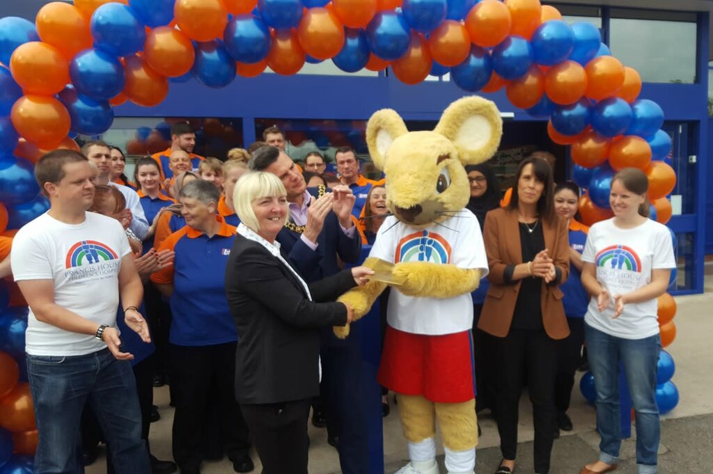 i̇ndirim ve fırsat sistemleri B&m Home Store with Garden Centre, İngiltere, foto