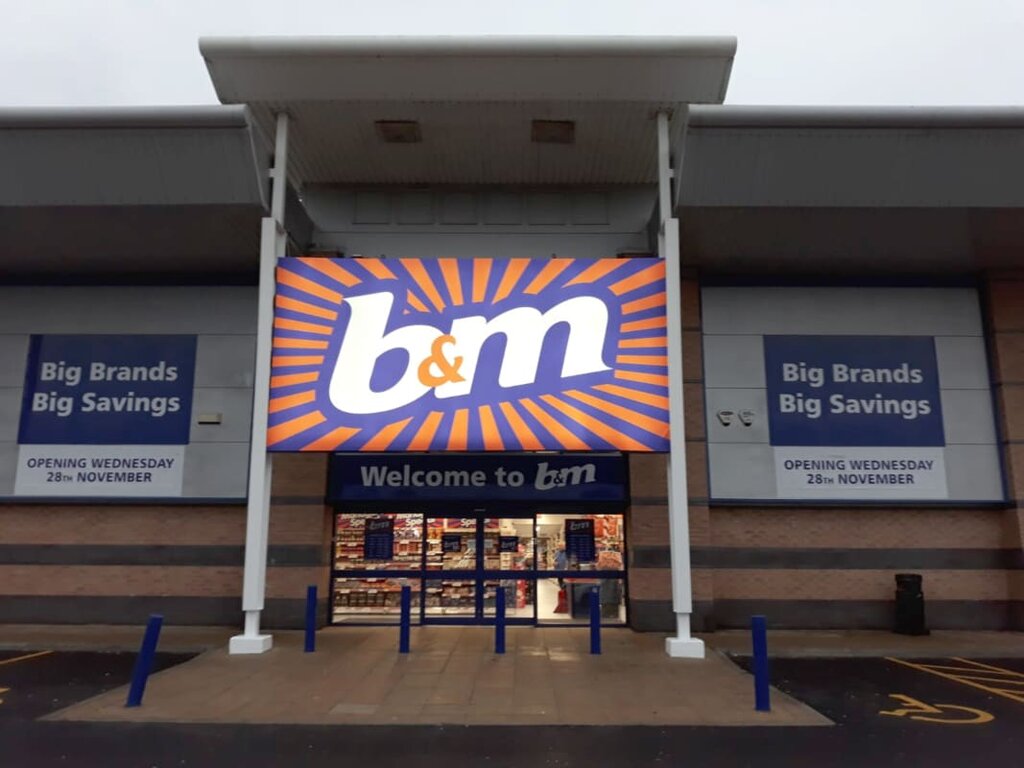 i̇ndirim ve fırsat sistemleri B&m Store, Rochdale, foto