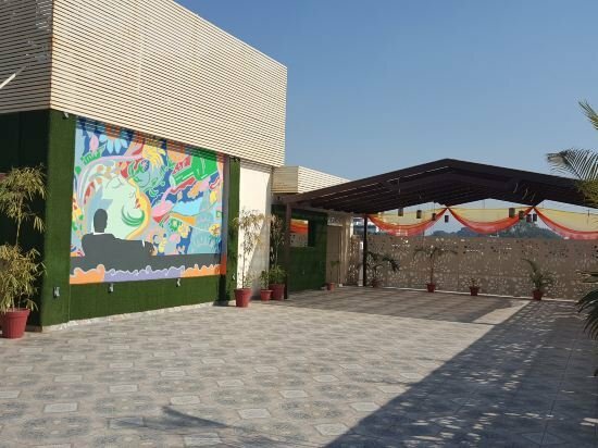 Otel Hotel Central Palace, Dehradun, foto