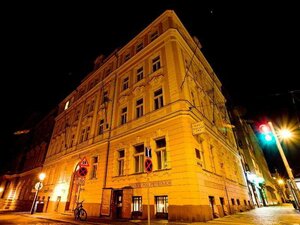 Hotel William (Hellichova No:455/5), otel  Prag'dan