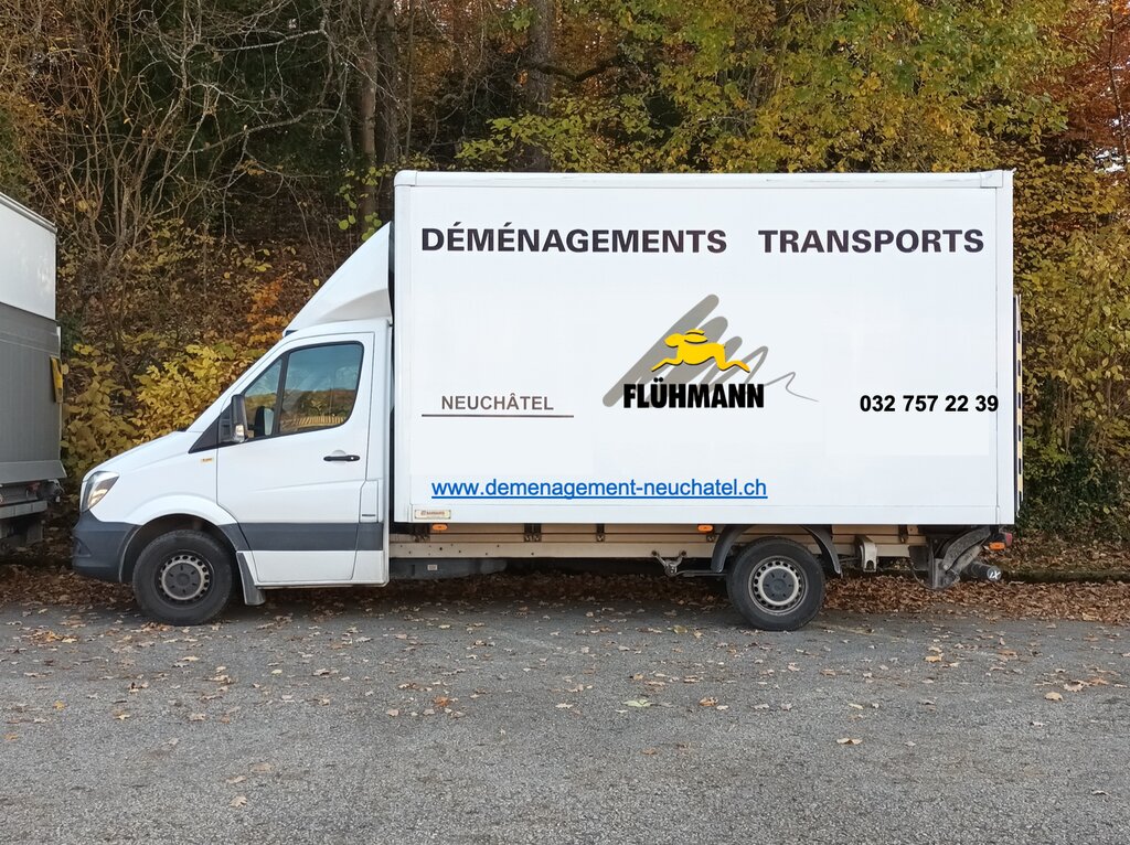 Toplu taşıma yönetimi ve bakımı Flühmann Déménagements Sàrl, Neuchatel, foto