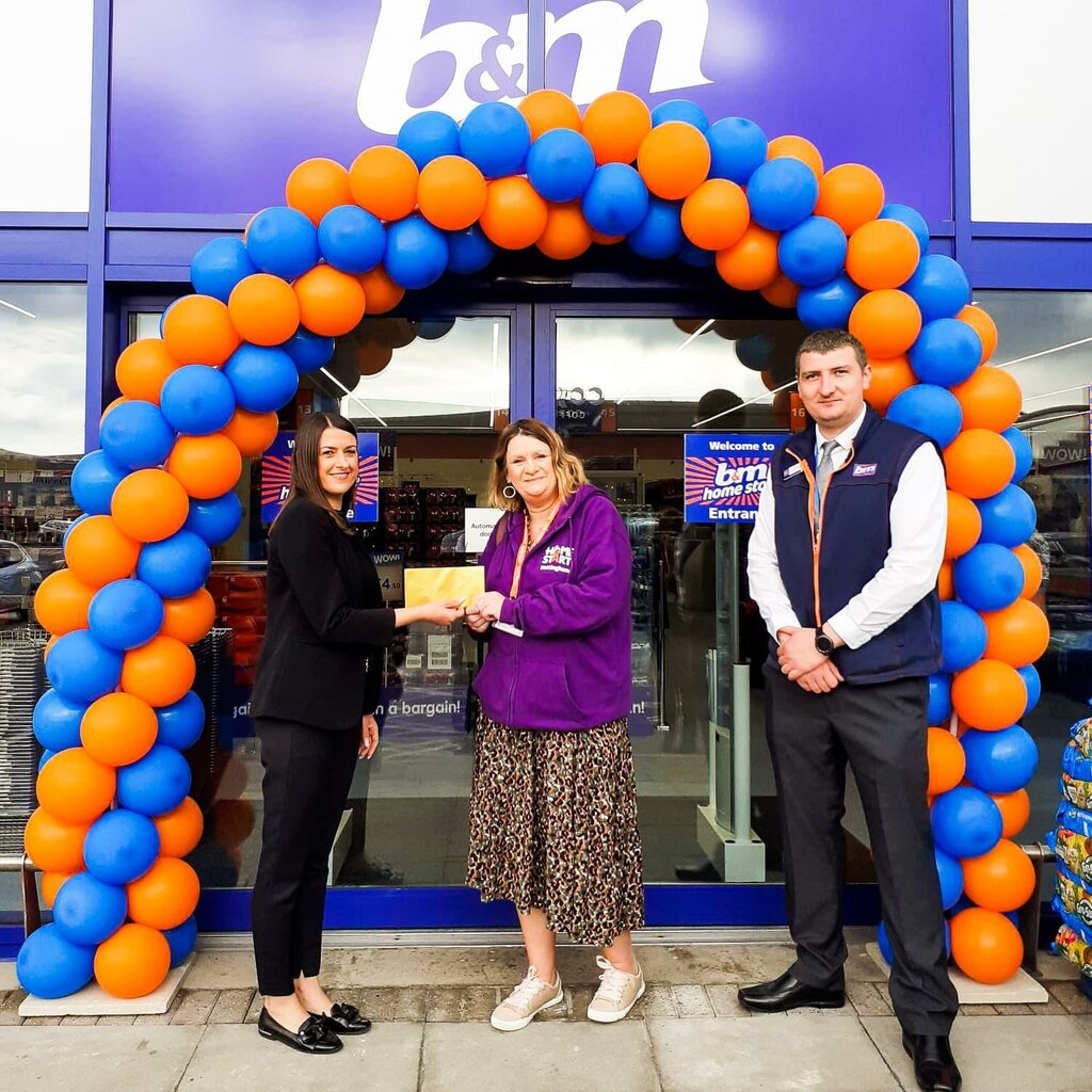 i̇ndirim ve fırsat sistemleri B&m Home Store with Garden Centre, İngiltere, foto