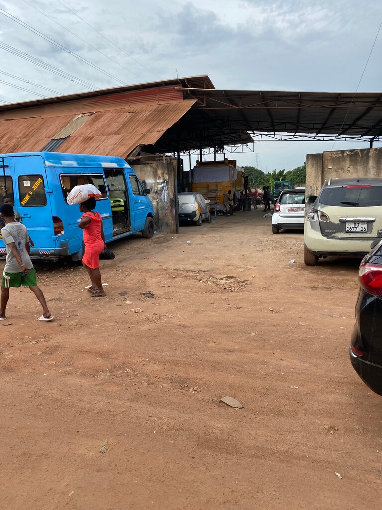Boya ekipmanları Korley Kojo Car Spraying Center, Akra, foto