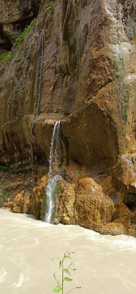 Pınar, çay Родник, Kabardino‑Balkarya, foto
